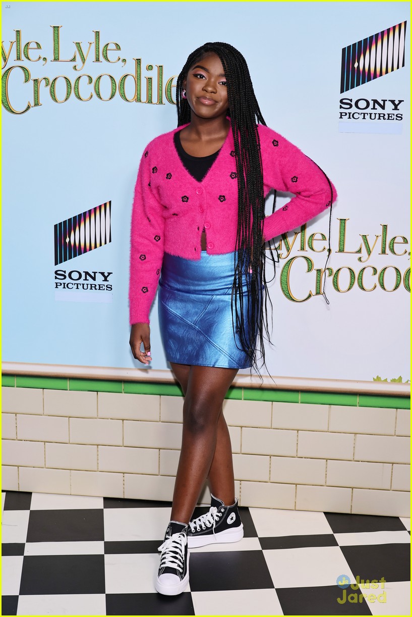 Shawn Mendes, Constance Wu & Winslow Fegley Premiere New Movie 'Lyle ...