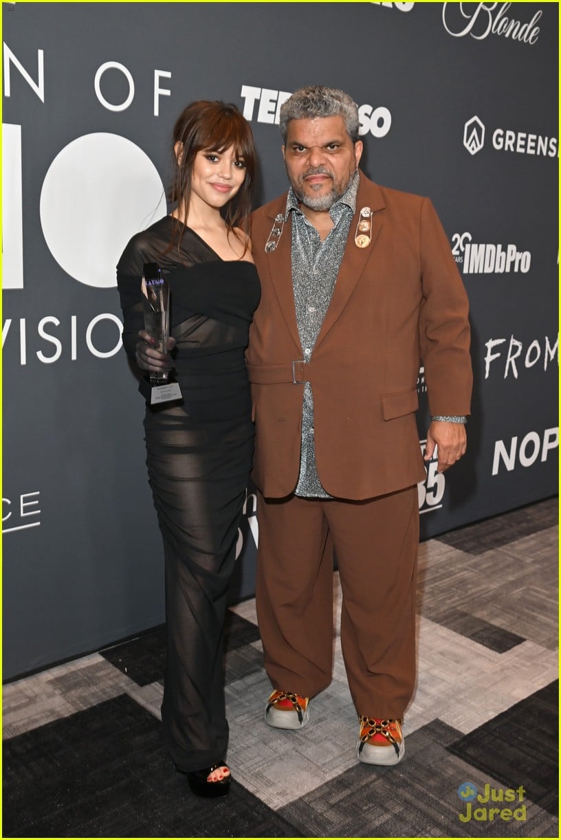 Jenna Ortega Honored With Rising Star Award, Presented by 'Wednesday ...