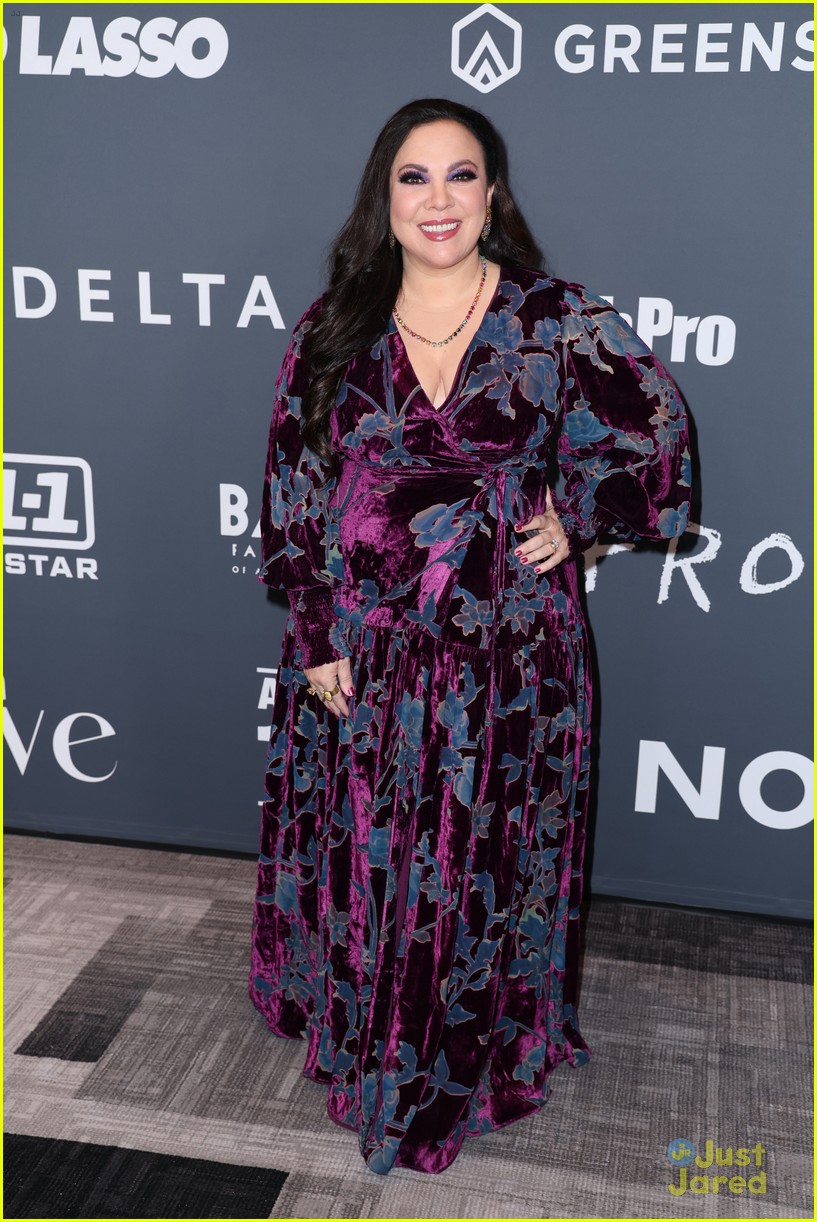 Jenna Ortega Honored With Rising Star Award, Presented by 'Wednesday ...