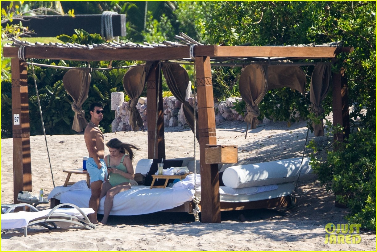 Taylor Lautner Goes Shirtless at the Beach During Honeymoon with New ...