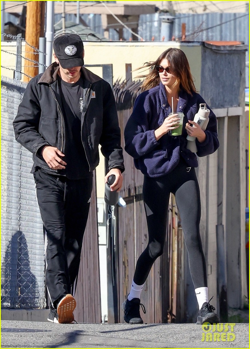 Austin Butler Goes for Juice Run with Girlfriend Kaia Gerber | Photo ...