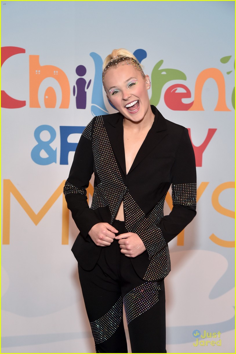 JoJo Siwa Hosts Night 1 of First Ever Children's & Family Emmy Awards ...