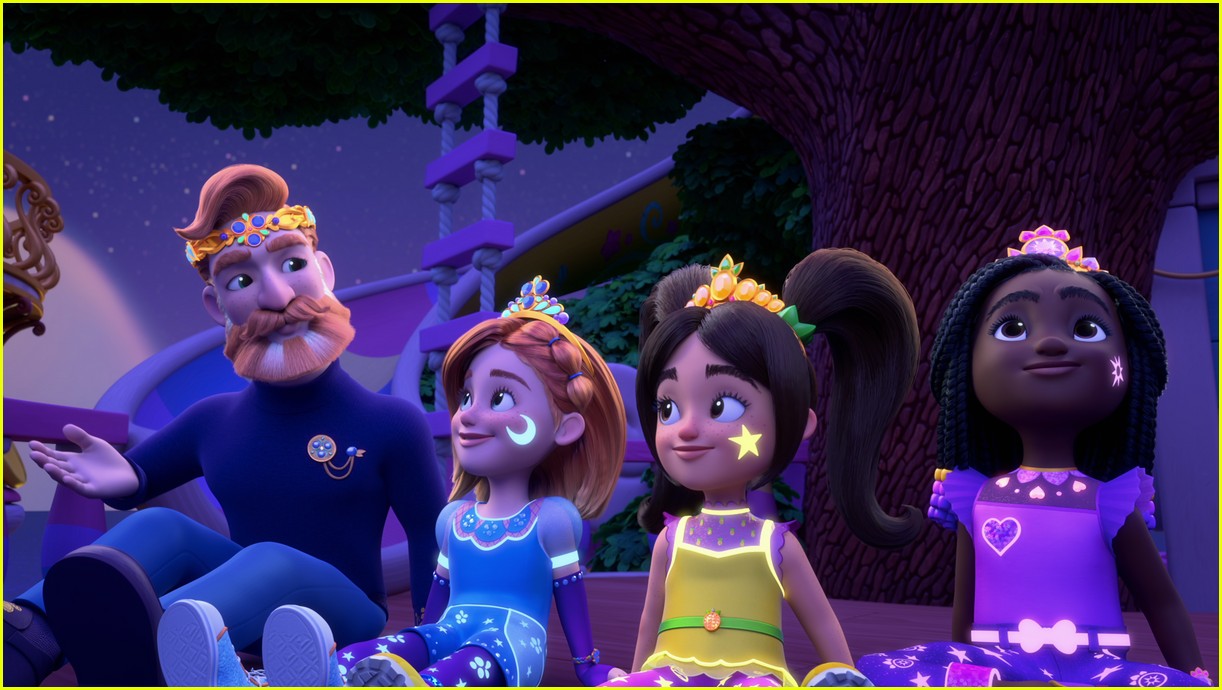 Trinity Bliss, Dana Heath & More Star In Netflix's 'Princess Power ...