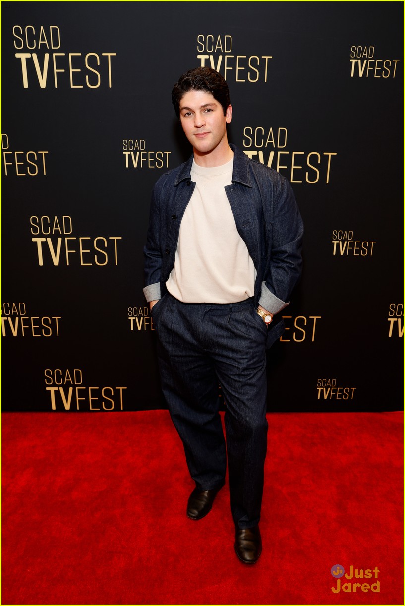 'Gotham Knights' Cast Attend SCAD TVfest After Wrapping Season 1 ...