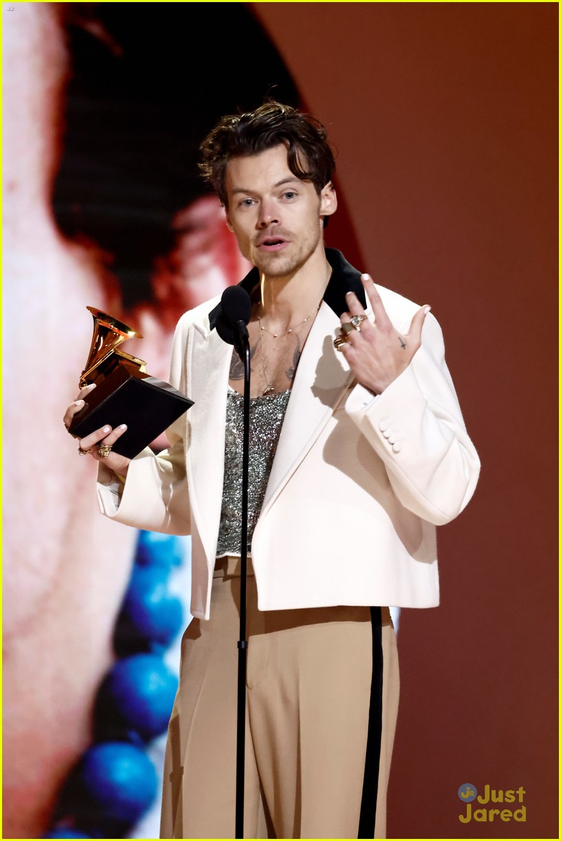 Harry Styles Dances It Out to 'As It Was' for Grammys 2023 Performance ...