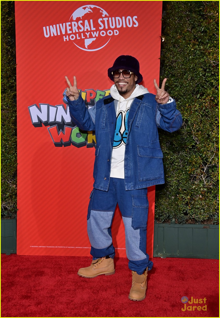 Dylan Sprouse & Barbara Palvin Attend Super Nintendo World Opening with ...
