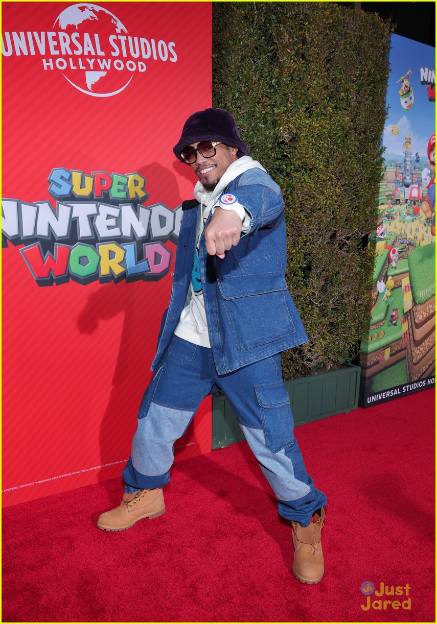 Dylan Sprouse & Barbara Palvin Attend Super Nintendo World Opening with ...