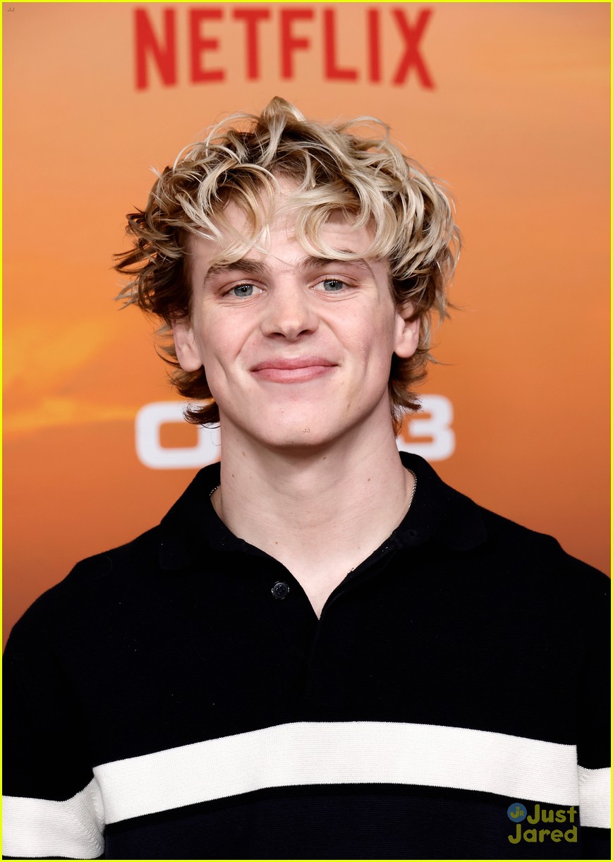 Lana Condor, Hunter Doohan & More Netflix Stars Hit Up 'Outer Banks' Premiere | Photo 1369007 ...