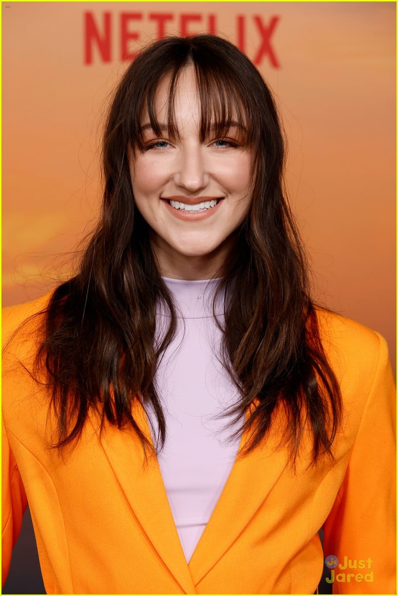 Lana Condor, Hunter Doohan & More Netflix Stars Hit Up 'Outer Banks' Premiere | Photo 1369011 ...