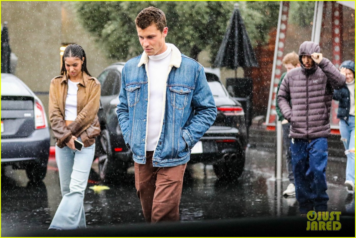 Shawn Mendes Braves Wet Weather for Fun Shopping Trip with Friends ...