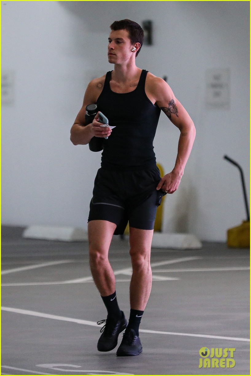 Shawn Mendes Shows Off Chiseled Physique After Gym Session | Photo ...