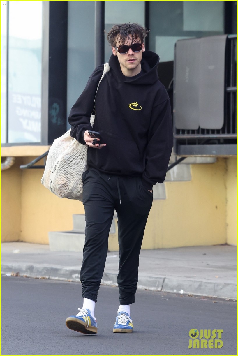 Harry Styles Spotted Leaving His Friday Workout, Hours After Olivia ...
