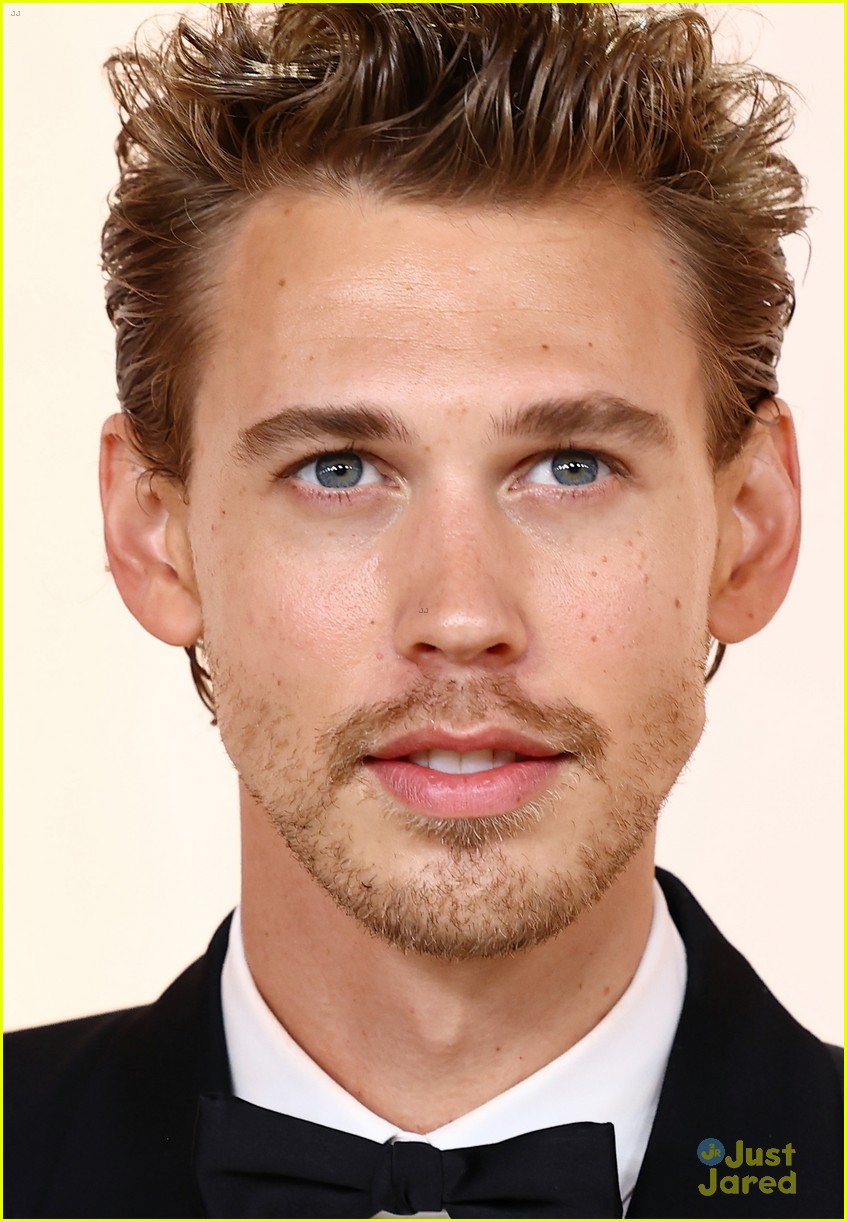 Austin Butler Looks Handsome at First Oscars Ceremony | Photo 1371412 ...