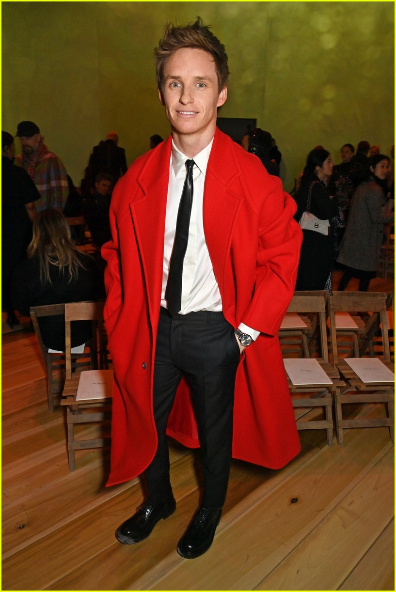 Elle Fanning, Sadie Sink & More Step Out for Alexander McQueen Fashion ...