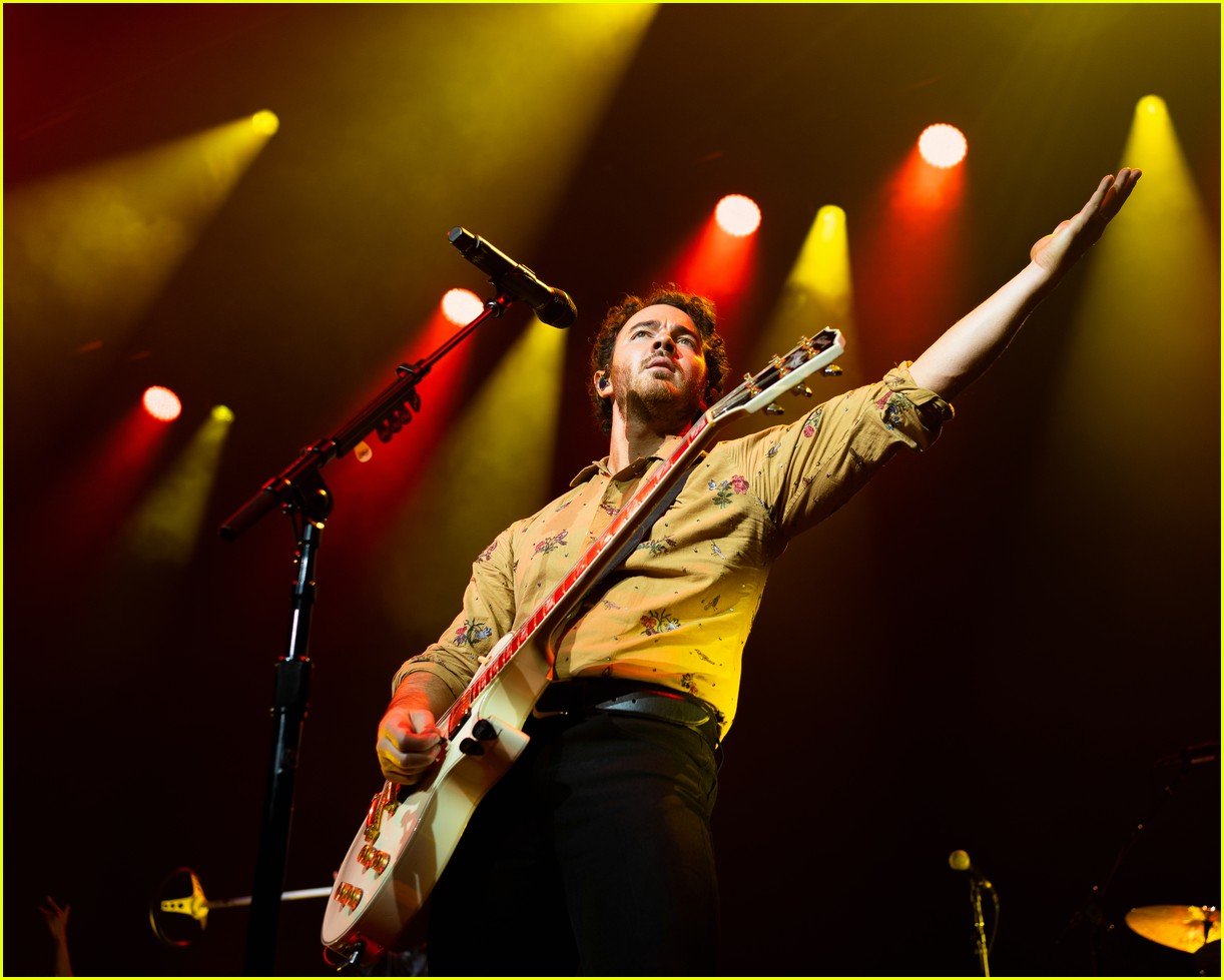 Jonas Brothers Kick Off Broadway Residency Kevin Jonas Makes Broadway