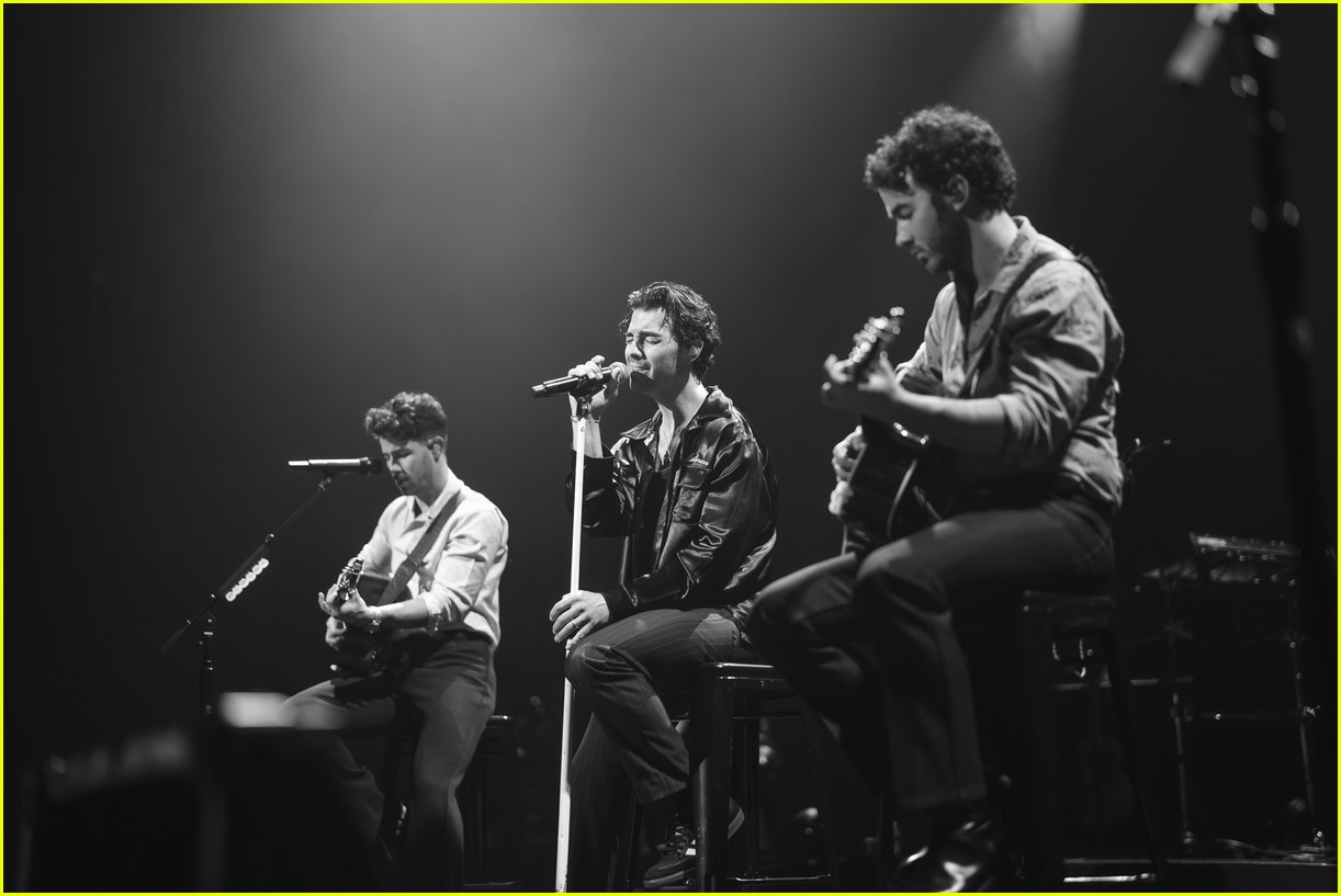 Jonas Brothers Kick Off Broadway Residency, Kevin Jonas Makes Broadway ...