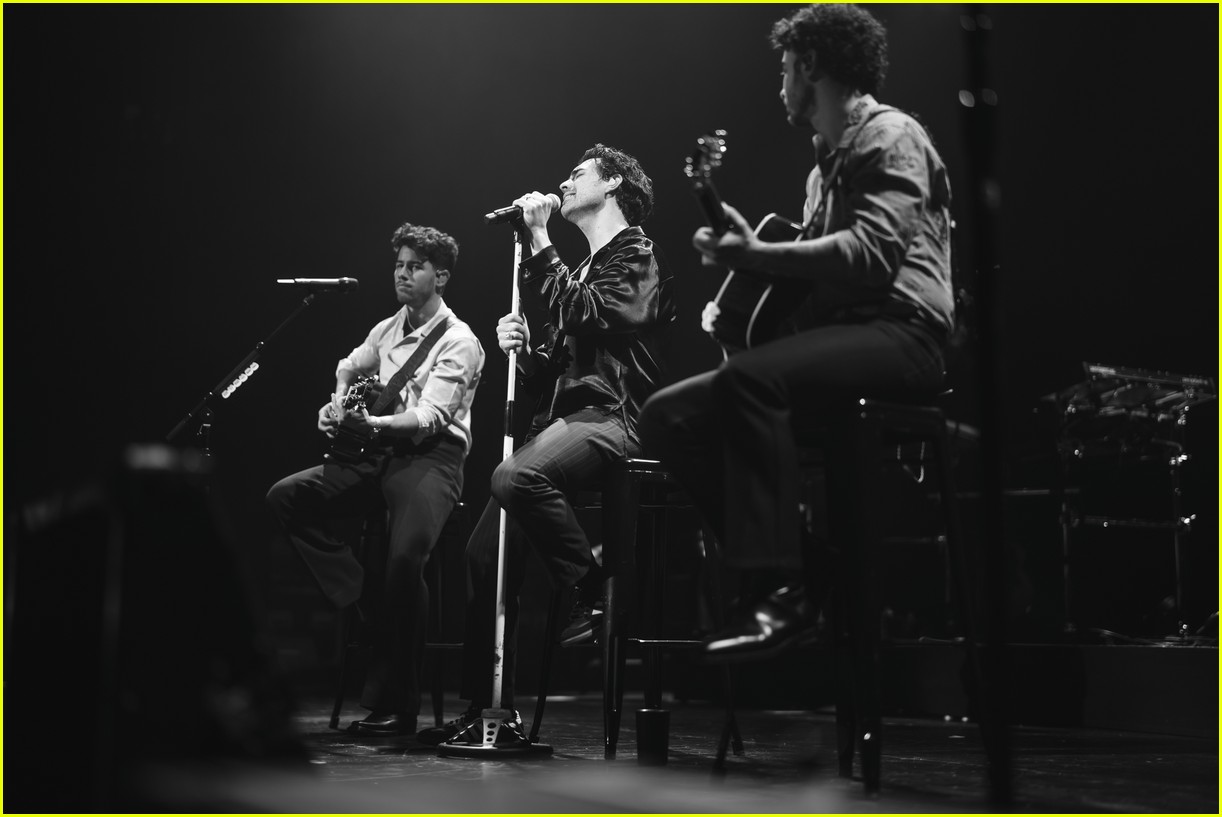 Jonas Brothers Kick Off Broadway Residency Kevin Jonas Makes Broadway