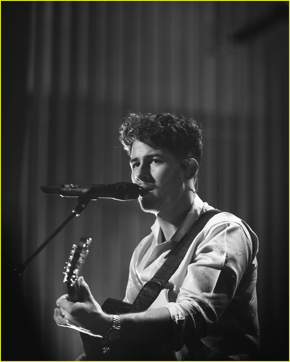 Jonas Brothers Kick Off Broadway Residency, Kevin Jonas Makes Broadway ...