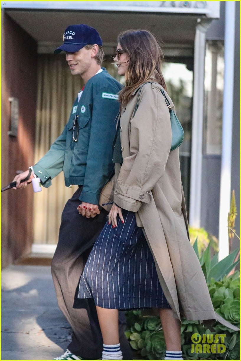 Kaia Gerber & Austin Butler Cap Off Their Low Key Weekend With a Yoga ...