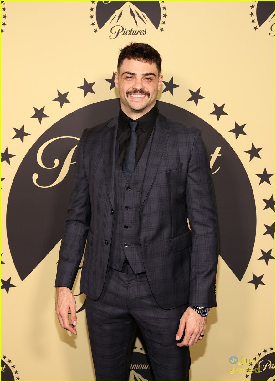 Lana Condor & Noah Centineo Reunite & Dance the Night Away at Vanity ...