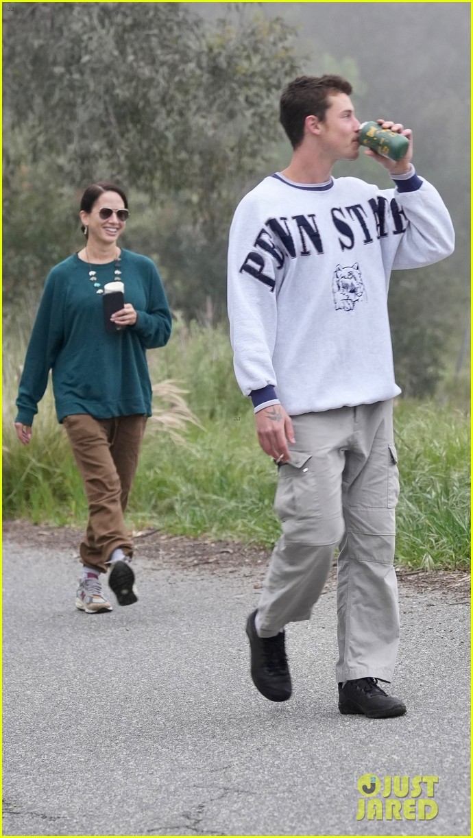 Shawn Mendes Goes For A Morning Hike With Dr. Jocelyne Miranda Ahead of ...