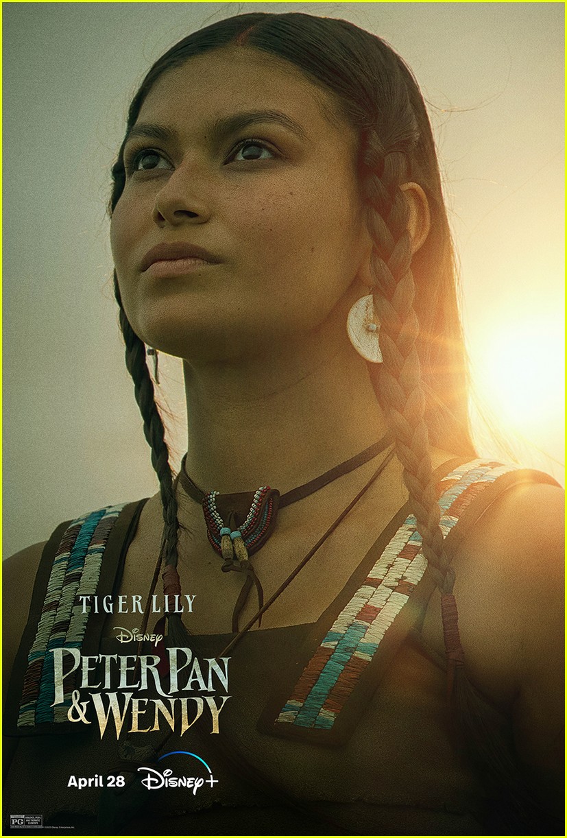 Ever Anderson Talks Doing Her Own Stunts & Learning an English Accent ...