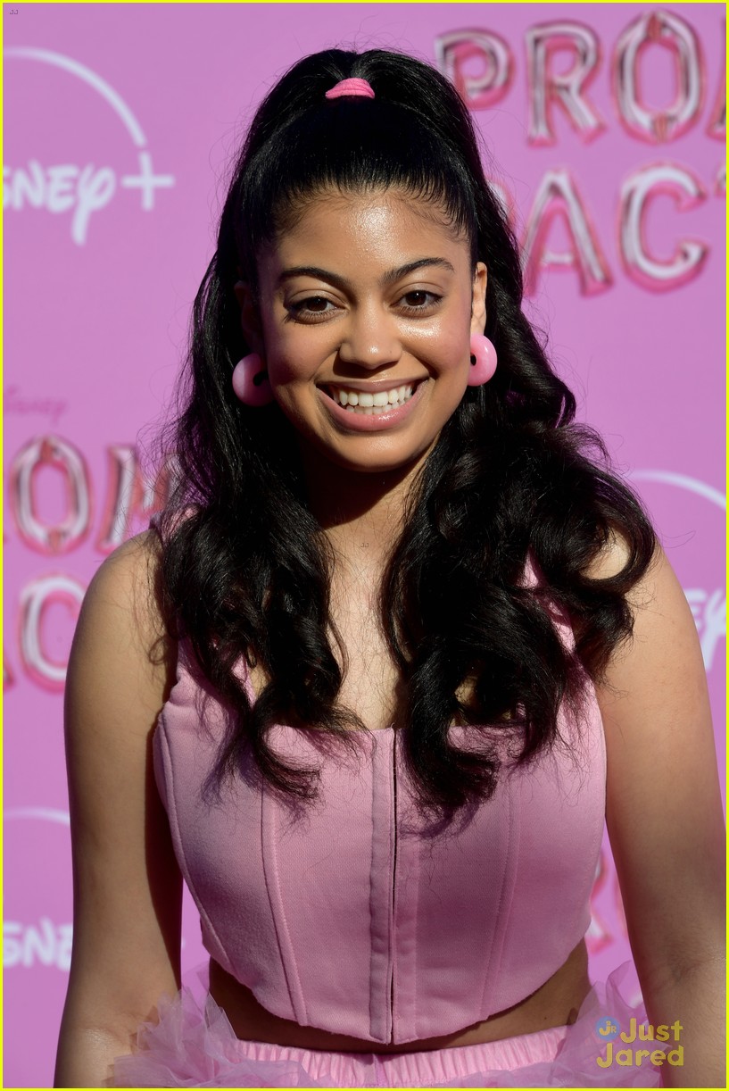 Peyton Elizabeth Lee, Milo Manheim & Blake Draper Premiere New Disney ...