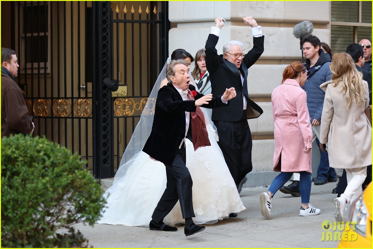 Selena Gomez Films 'Only Murders' Scene in a Wedding Dress: 'Just a ...