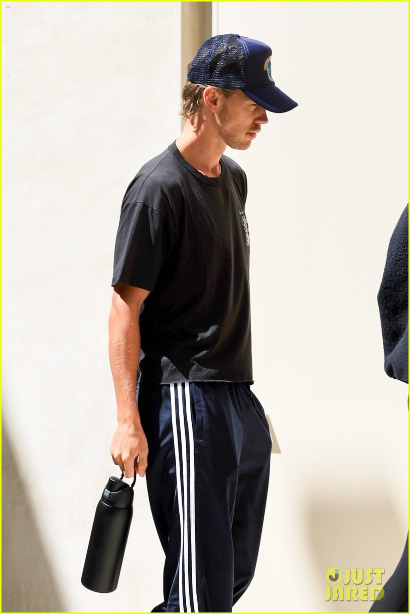Austin Butler & Kaia Gerber Kickstart the Day With a Pilates Class ...