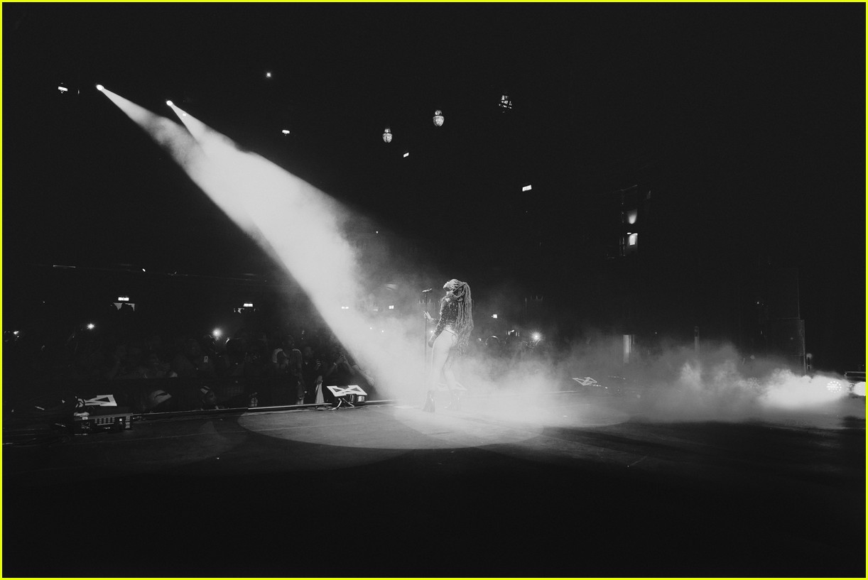 Chloe Bailey Kicks Off 'In Pieces Tour' In Chicago - See the Set List ...