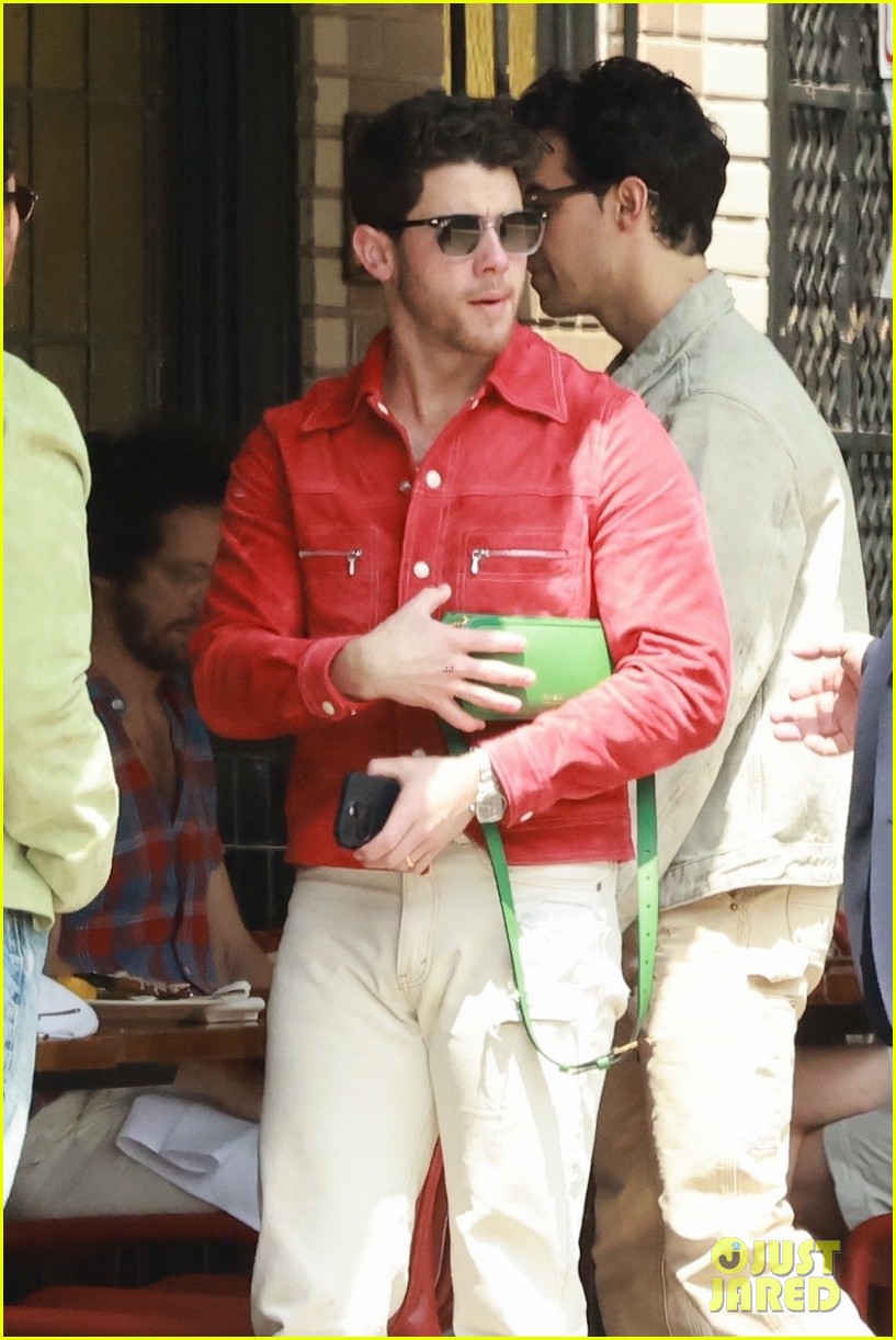 Jonas Brothers Meet Up with Friends for Lunch in L.A. | Photo 1375098 ...