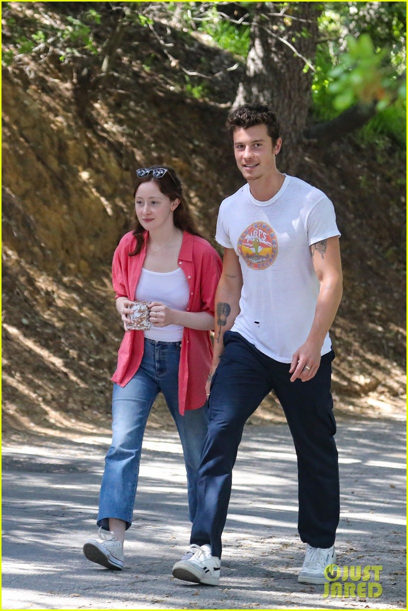 Shawn Mendes Goes on a Hike With Label Exec Clio Massey in Los Angeles ...