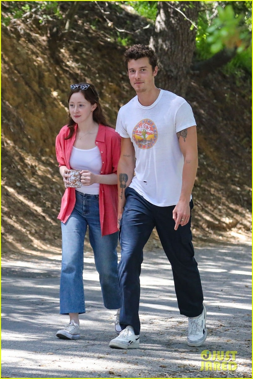 Shawn Mendes Goes on a Hike With Label Exec Clio Massey in Los Angeles ...