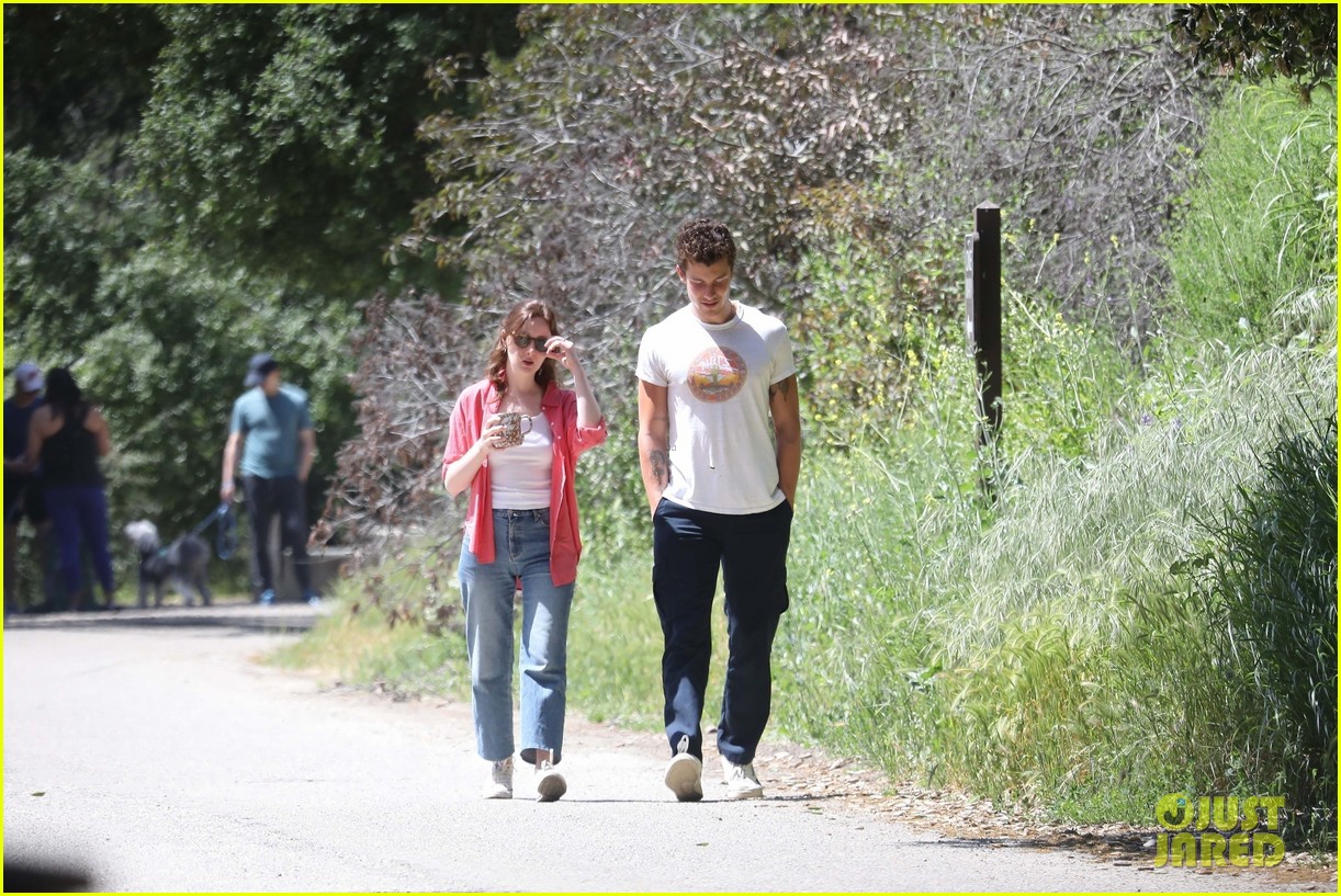 Shawn Mendes Goes on a Hike With Label Exec Clio Massey in Los Angeles ...