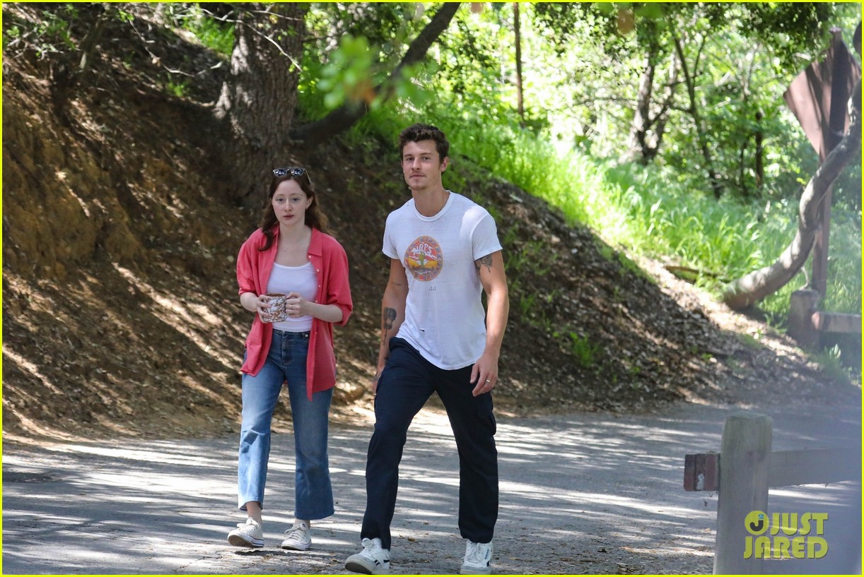 Shawn Mendes Goes on a Hike With Label Exec Clio Massey in Los Angeles ...