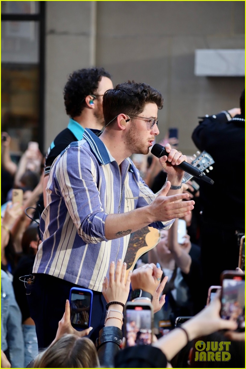 Jonas Brothers Perform New Songs Off 'The Album' on 'TODAY' - Watch Now ...