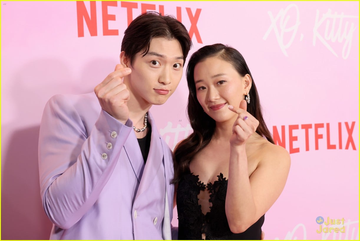 'XO, Kitty' Star Reveals 2 Co-Stars Are Actually Related IRL! | Photo ...