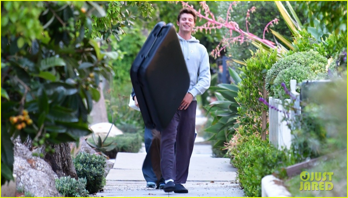 Shawn Mendes Hangs Out With Dr. Jocelyne Miranda After Spending Time ...