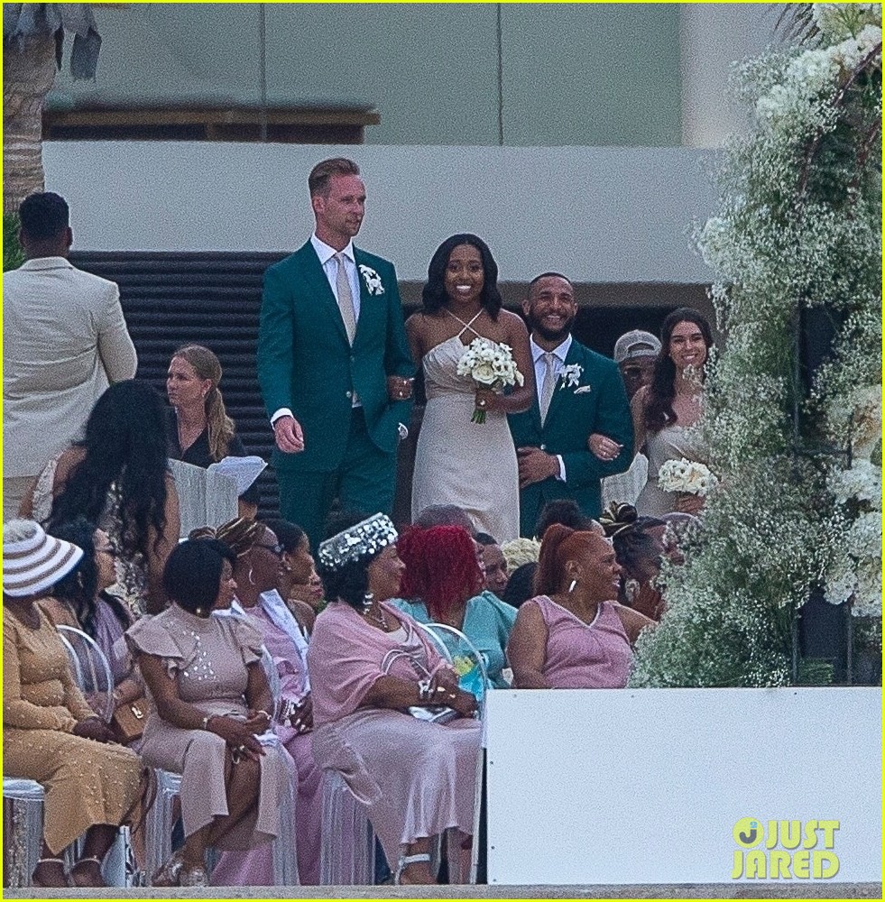 Simone Biles Weds Jonathan Owens In Cabo San Lucas Ceremony, 2 Weeks ...