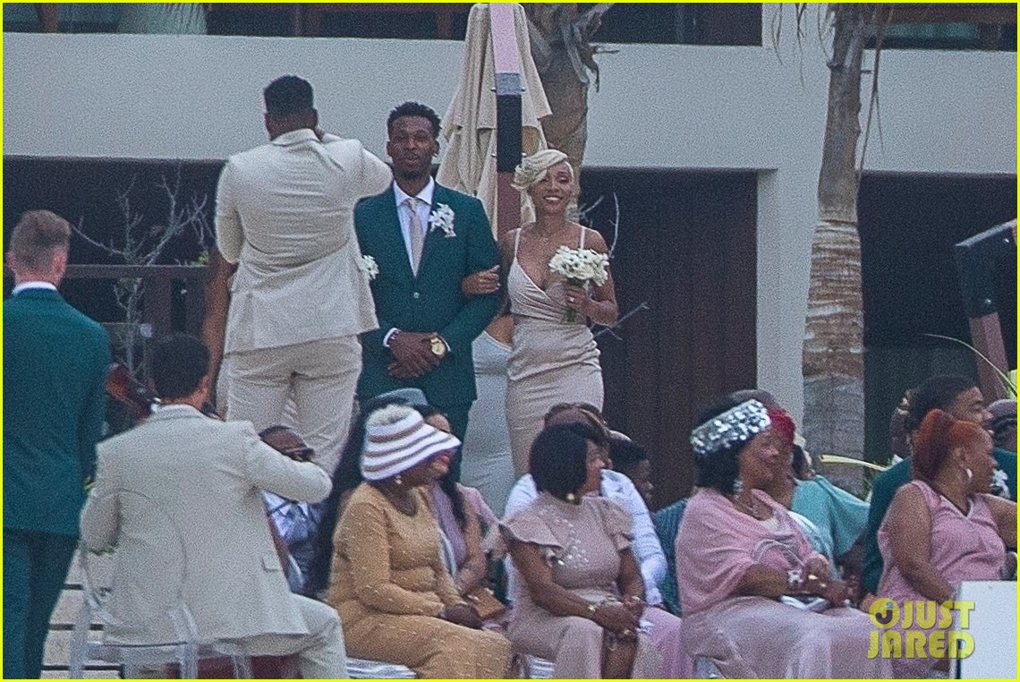 Simone Biles Weds Jonathan Owens In Cabo San Lucas Ceremony, 2 Weeks ...