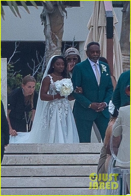 Simone Biles Weds Jonathan Owens In Cabo San Lucas Ceremony, 2 Weeks ...