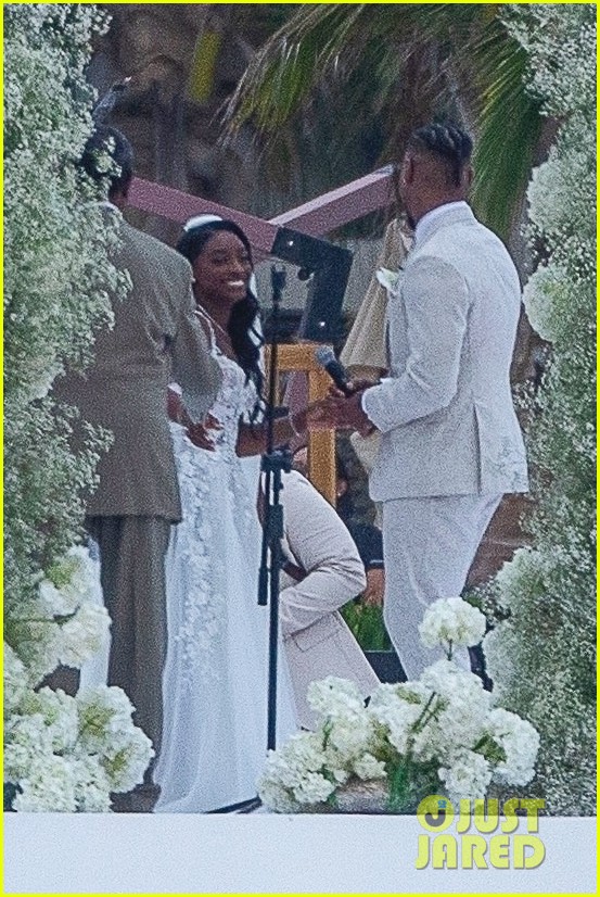 Simone Biles Weds Jonathan Owens In Cabo San Lucas Ceremony, 2 Weeks ...