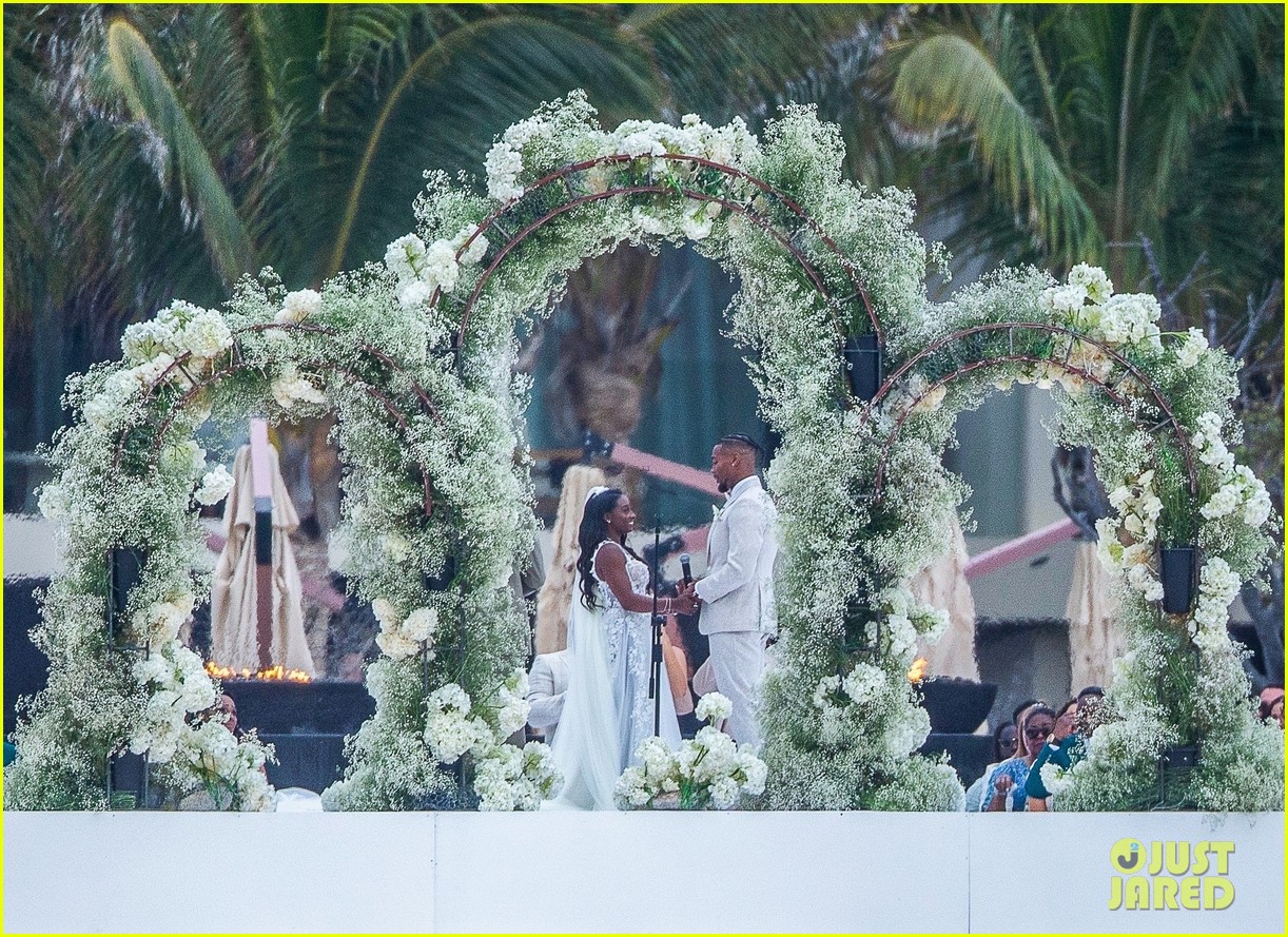 Simone Biles Weds Jonathan Owens In Cabo San Lucas Ceremony, 2 Weeks ...