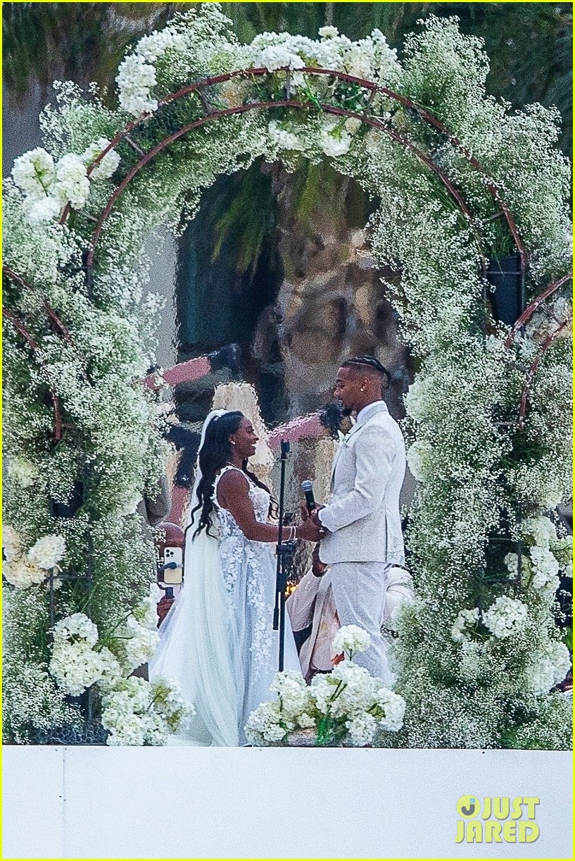 Simone Biles Weds Jonathan Owens In Cabo San Lucas Ceremony, 2 Weeks ...