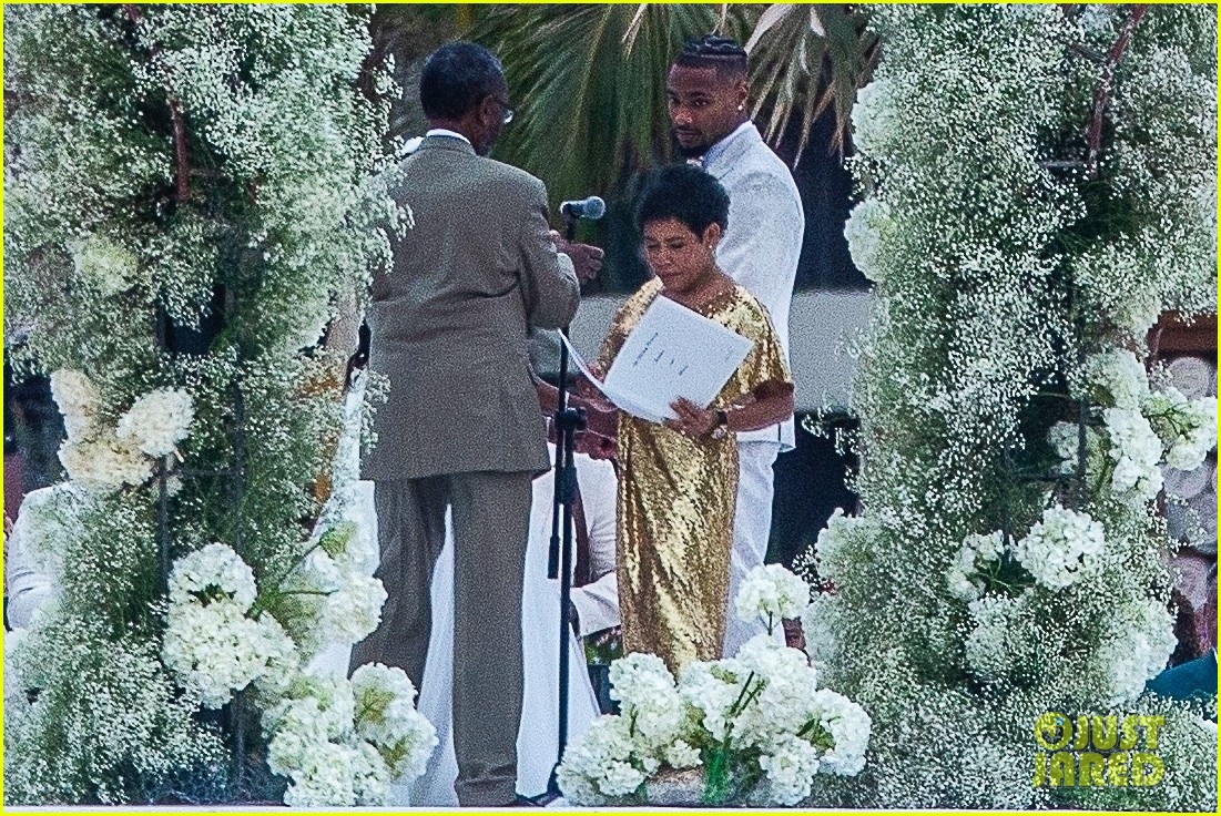 Simone Biles Weds Jonathan Owens In Cabo San Lucas Ceremony, 2 Weeks ...