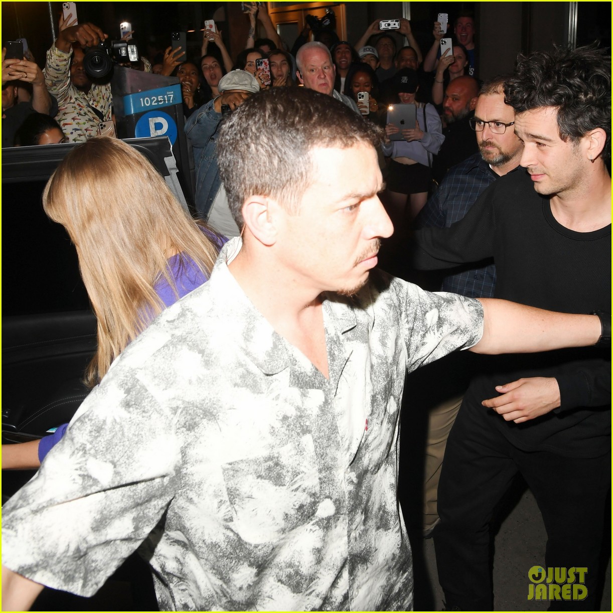 Taylor Swift & Rumored Boyfriend Matty Healy Step Out Together in New ...