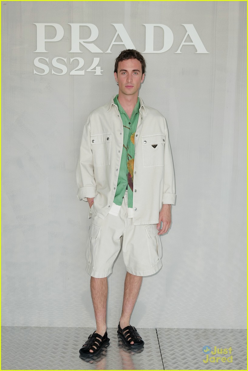 Taylor Zakhar Perez, Troye Sivan & Louis Partridge Sit Front Row at ...