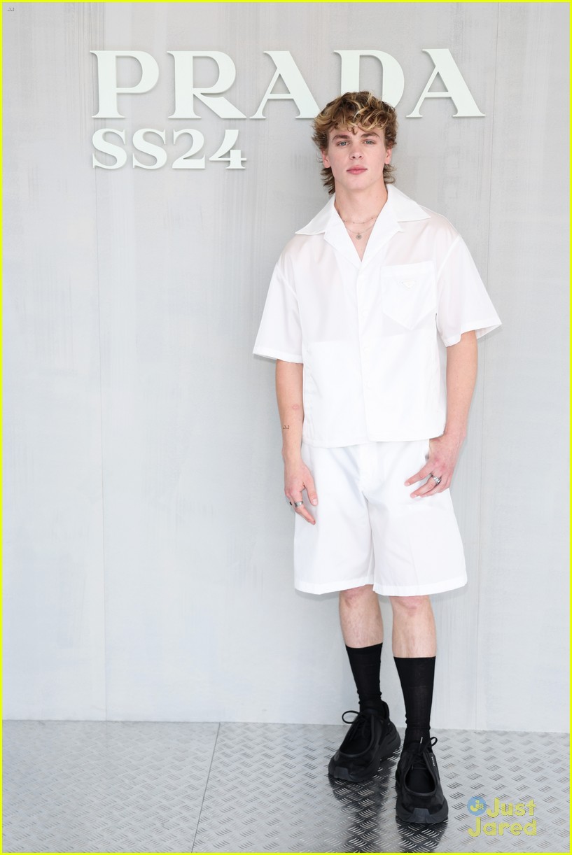 Taylor Zakhar Perez, Troye Sivan & Louis Partridge Sit Front Row at ...