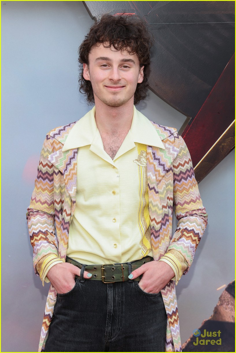 Xochitl Gomez, Amanda Diaz & Michael Cimino Support Sasha Calle at 'The Flash' Premiere in Los ...