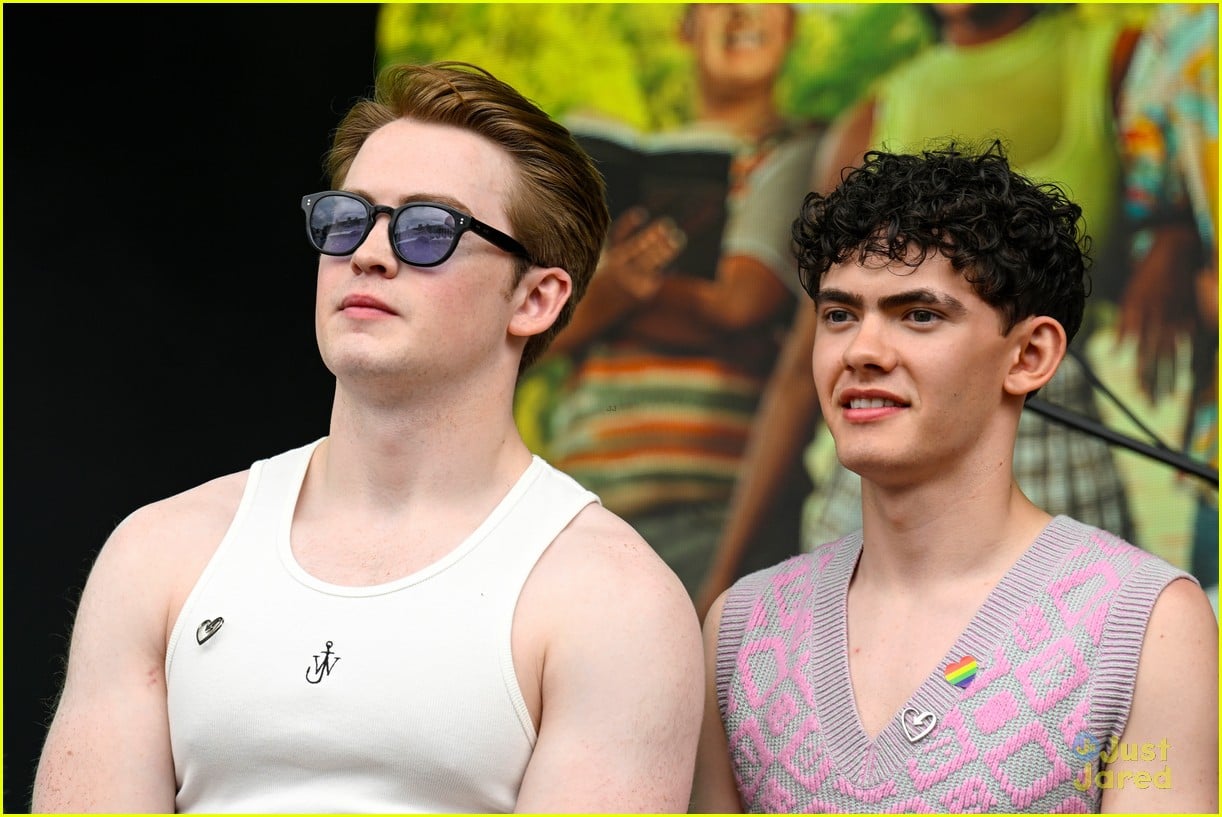 'Heartstopper' Cast Rides London Pride Parade Float, Debuts Season 2 ...